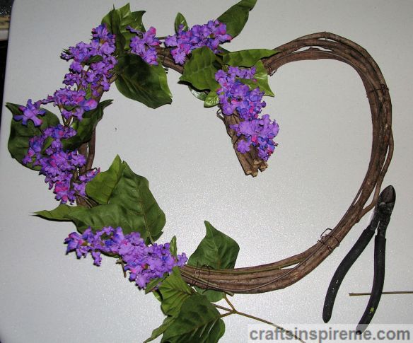 How to Make a Lilac Wreath | Crafts Inspire Me